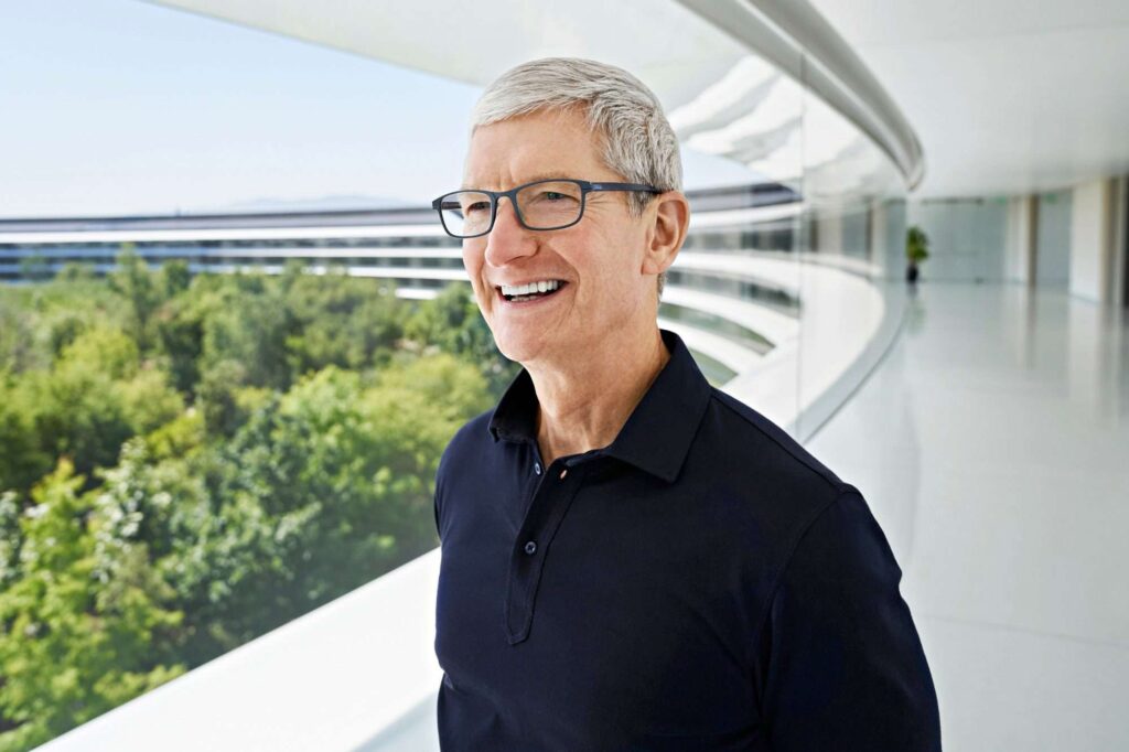 Tim Cook Apple'ın AR gözlük hedefi konusunda iddialı